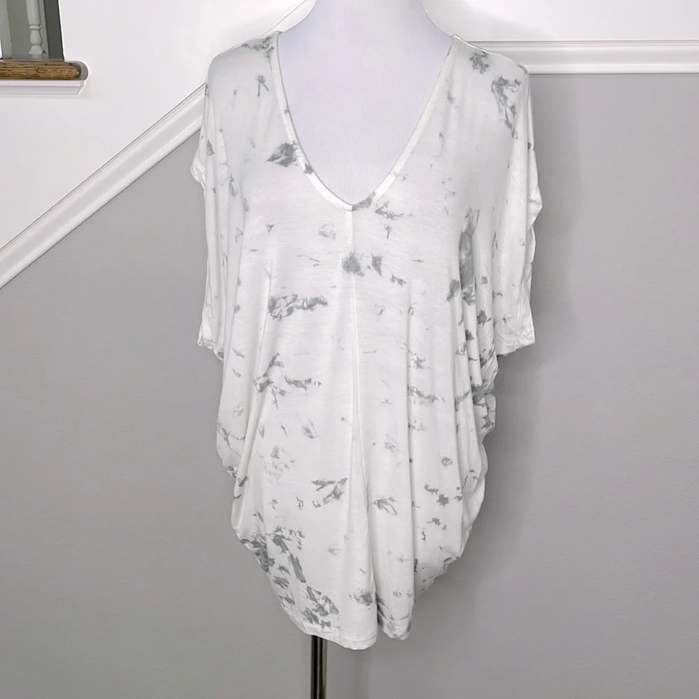 Vici | Tops | Vici White Gray Marbled Loose Fit Vneck Bat Wing Stretch ...